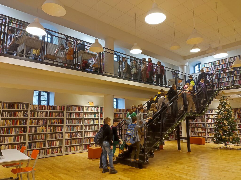 Ostrowiecka biblioteka miejska rozszerza działalność